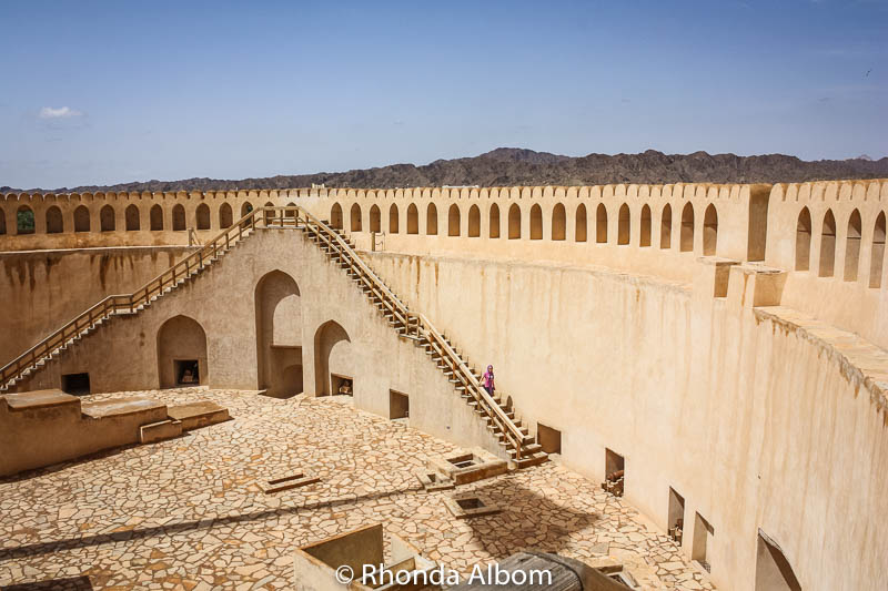Nizwa Day Trip to Forts, Castles, Souqs, Oman Grand Canyon