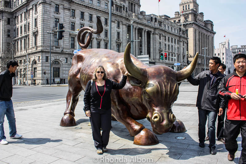 Shanghai impressions: Juxtaposition of Traditional and Modern