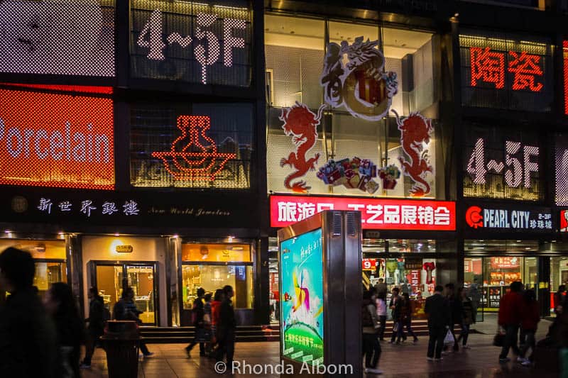 Shanghai impressions: Juxtaposition of Traditional and Modern