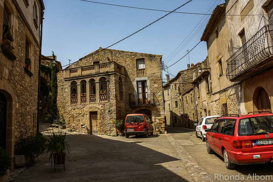 9 Medieval Towns near Barcelona That We Like to Visit