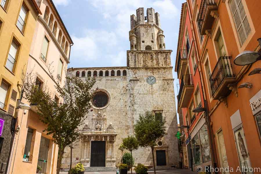 9 Medieval Towns near Barcelona That We Like to Visit