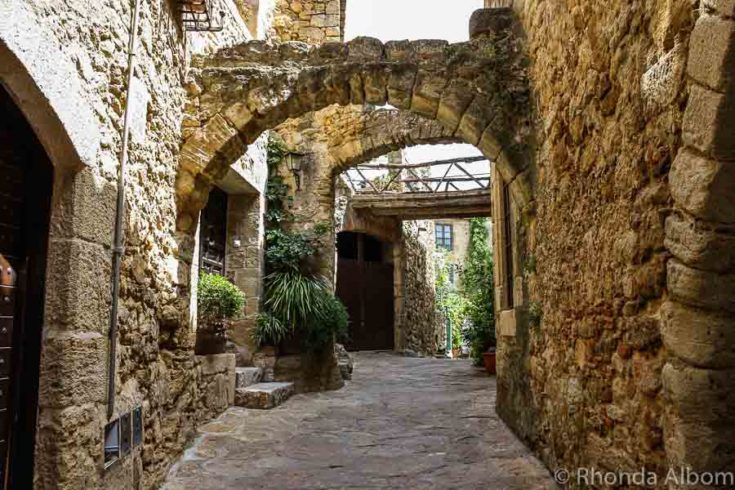 9 Medieval Towns near Barcelona That We Like to Visit