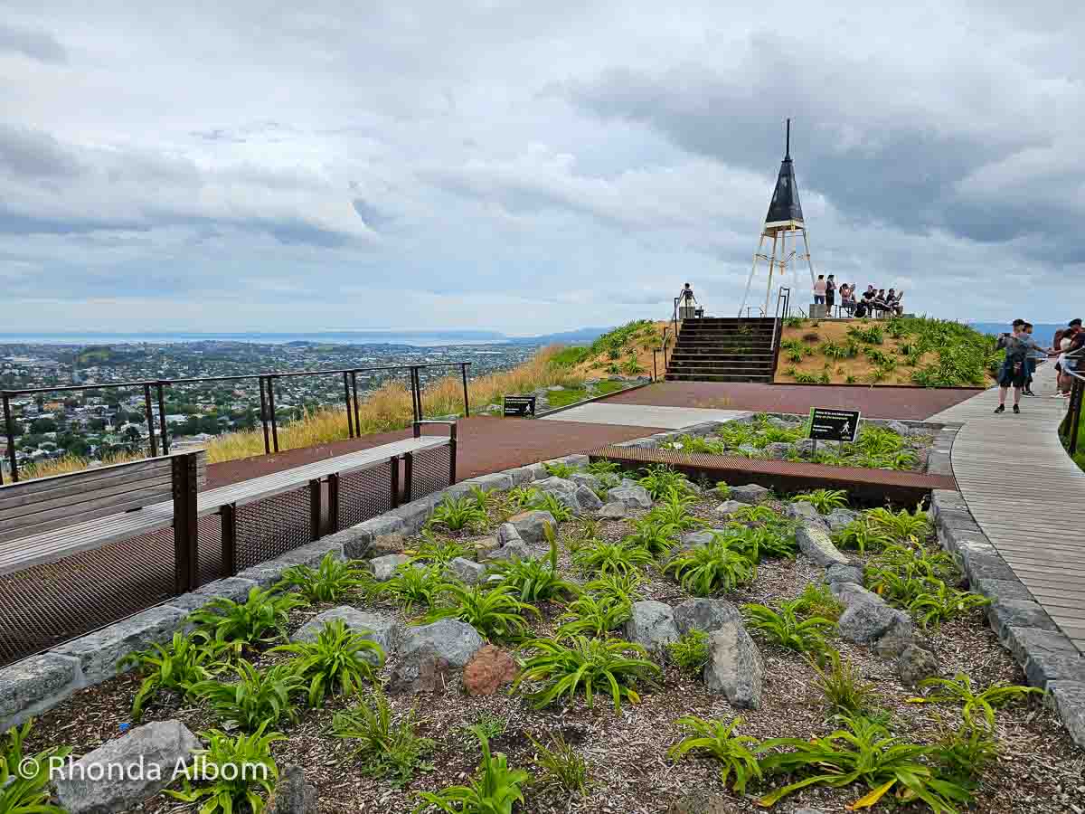 Mount Eden Volcano: Auckland's best hike for city and crater views