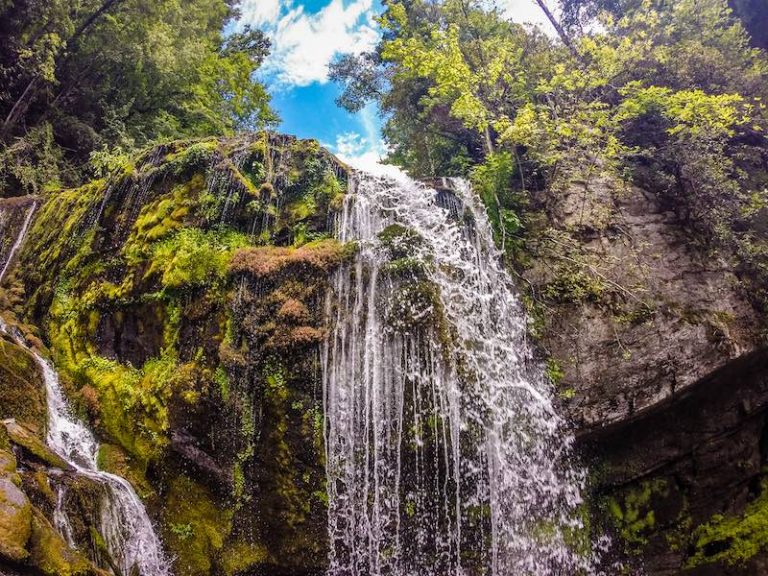 10 Best Waterfalls in South Carolina: Discover Stunning Places