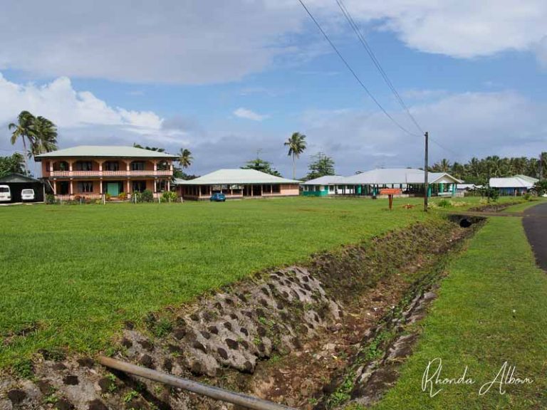 Resort Life vs Living in Samoa: My Window into the Contrasting Lifestyles