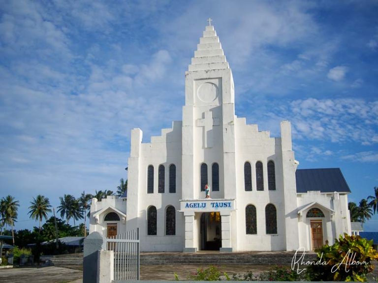 Resort Life vs Living in Samoa: My Window into the Contrasting Lifestyles