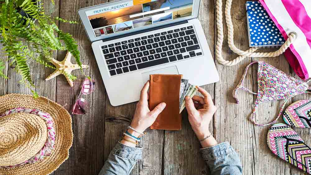 4 Best Ways to Manage Money While Travelling