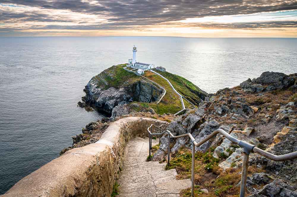 6 Breathtaking Coastal Landmarks in the UK