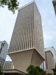 33 Strange Buildings of the World: A Fascinating Adventure